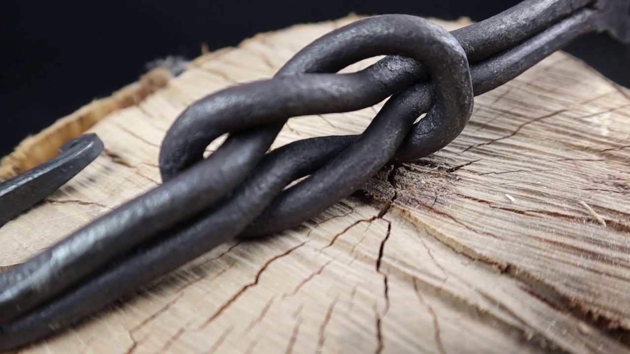 This forged knot looks impossible to make