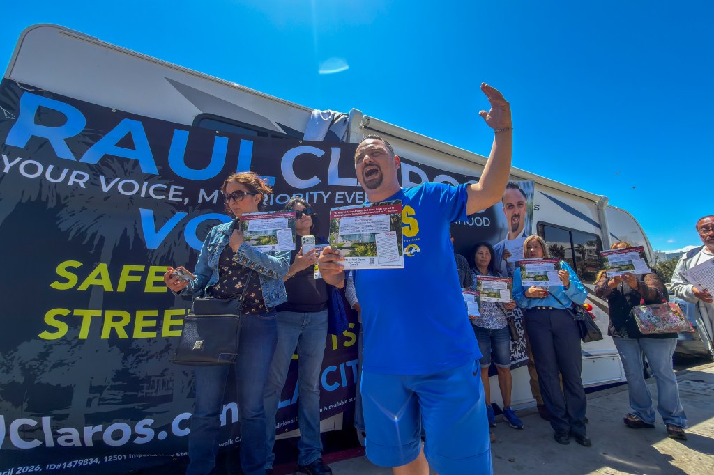 Council candidate living out of RV in crime-ridden MacArthur Park to ...