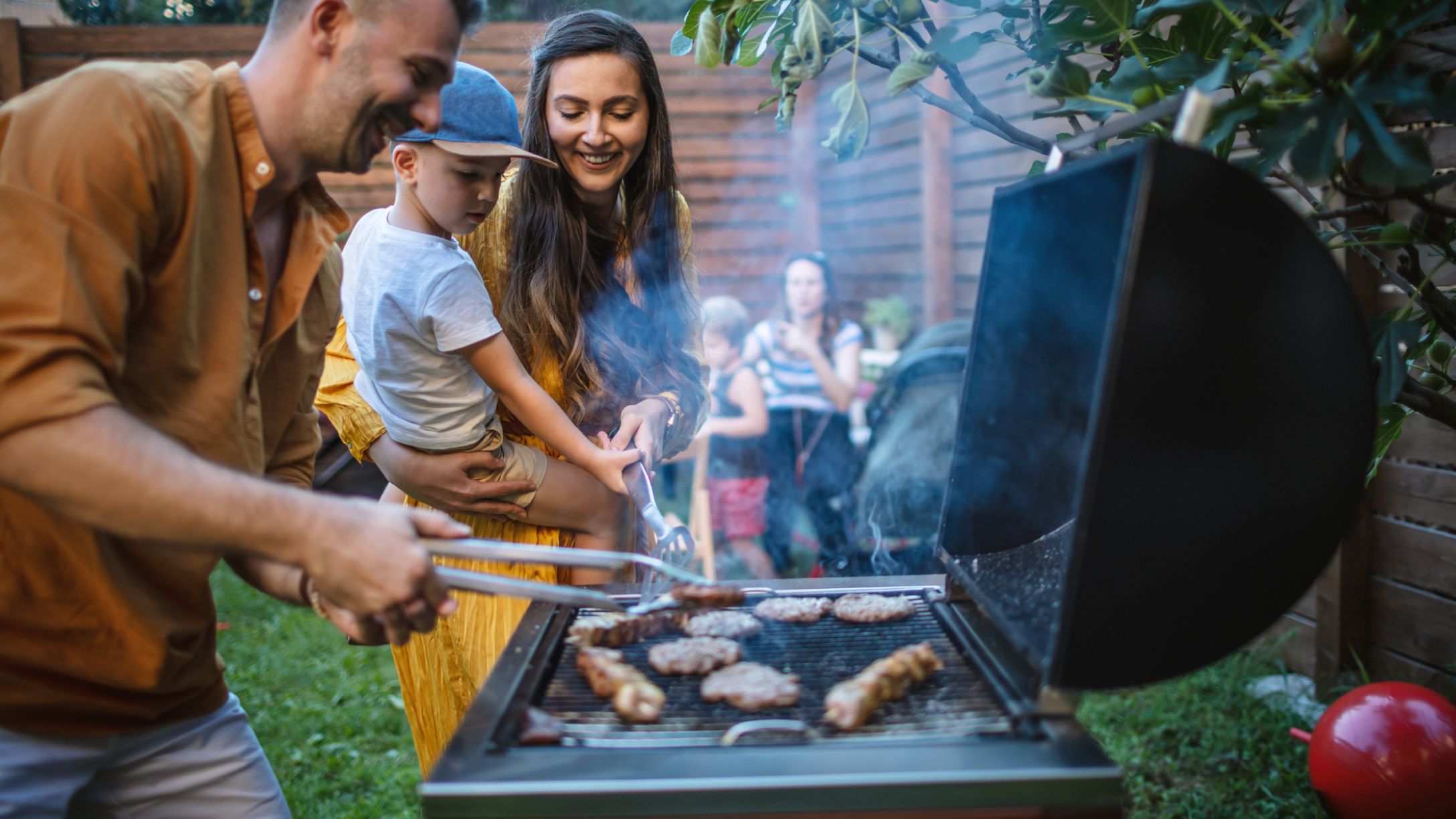 Internet divided after woman refuses to feed hungry neighbor kid at ...