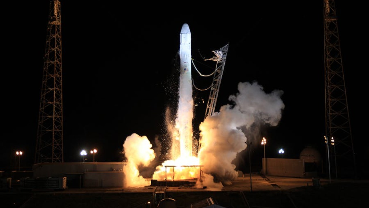 A SpaceX Falcon 9 just lofted 29 more Starlink satellites from Cape ...