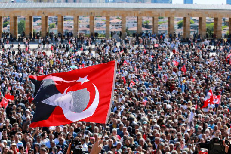 Ousted Turkish opposition leader Ozel draws thousands in Ankara protest