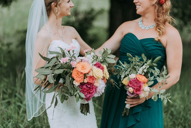 Mom orders exact copy of 20-something daughter's wedding dress in blue ...
