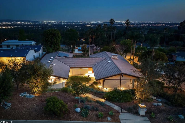 Remarkable Buff, Smith & Hensman home that survived the Eaton Fire hits ...