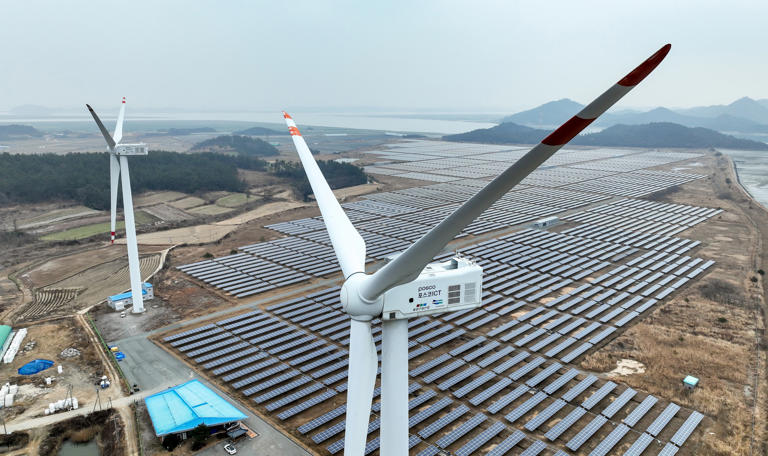 Unrealistic 'energy pension' pledges proliferate in local elections