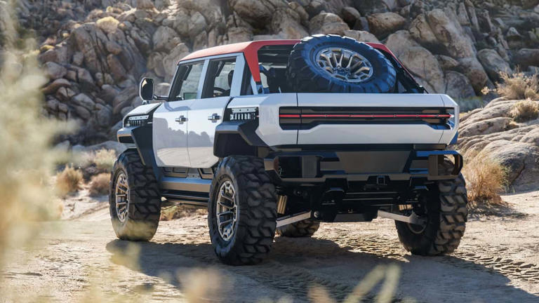 Hummer wants to take on the Bronco and Wrangler with this new concept