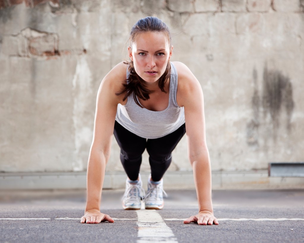 Quadrobics: Neuer Fitnesstrend auf allen Vieren – so effektiv ist das ...