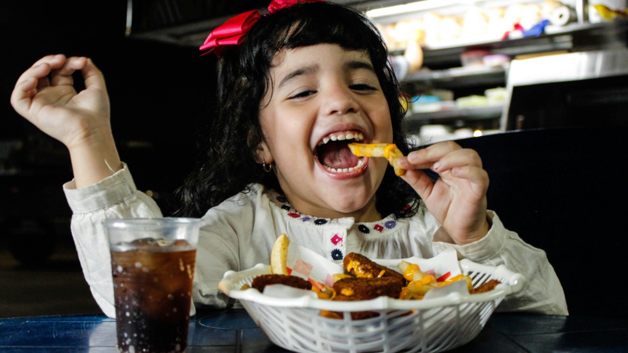 A new study just tied junk-food diets in early childhood to lasting ...