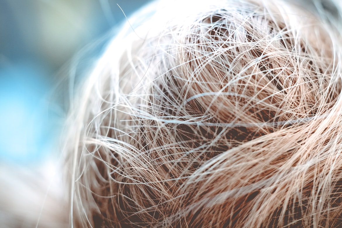 Flattering hairstyles for thin or fine hair that instantly add volume ...