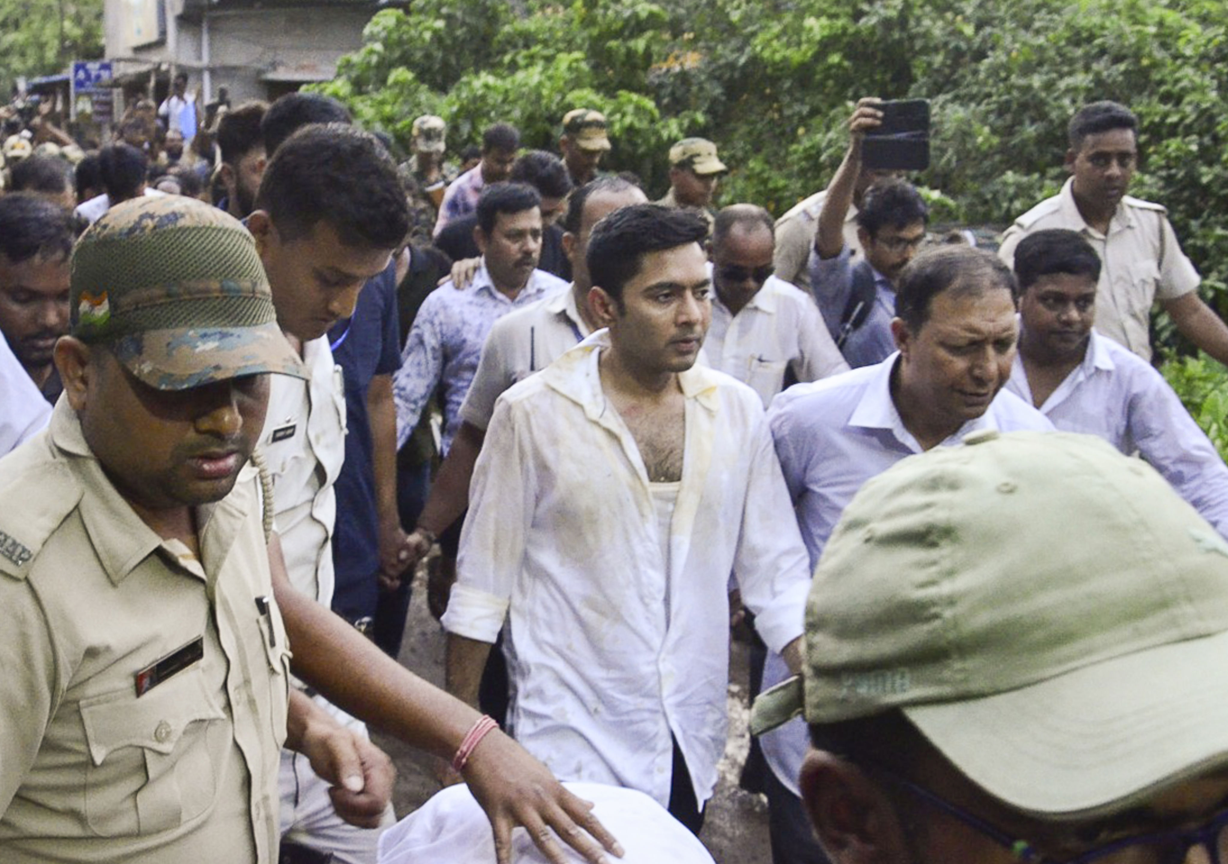 Abhishek attacked with stones, eggs during visit to post-poll violence ...