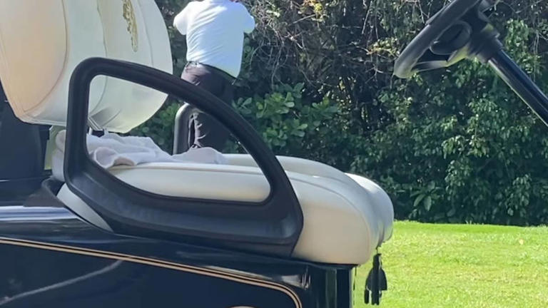 Trump's weekend golf trip begins with unannounced departure