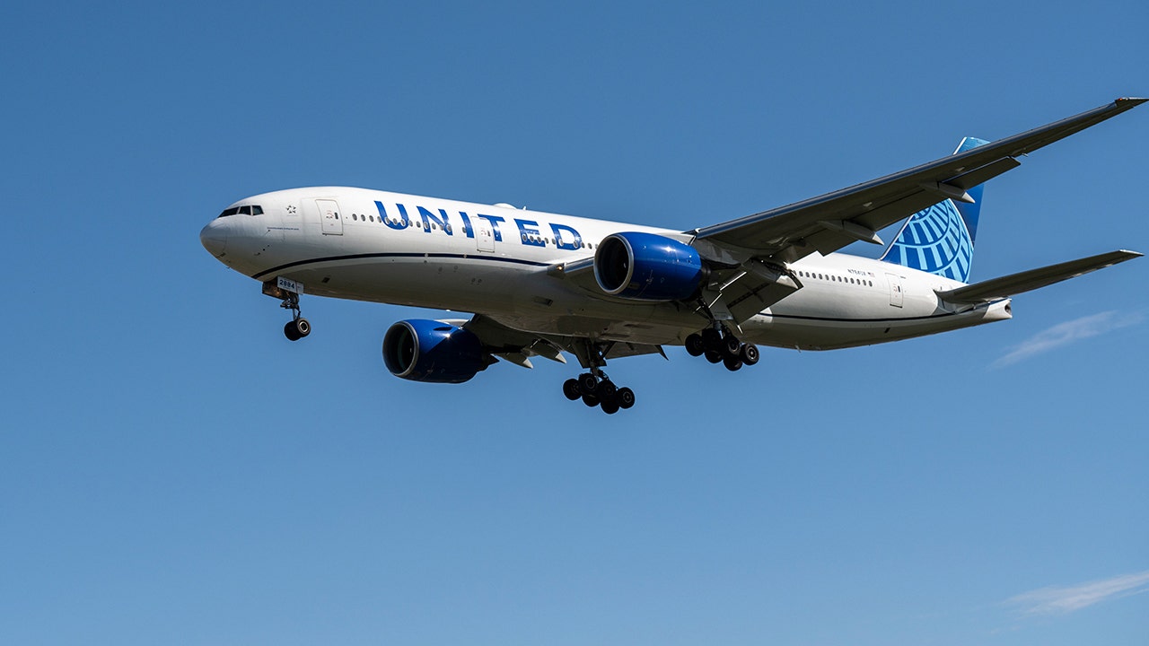 United flight from Chicago makes emergency landing after passenger's ...