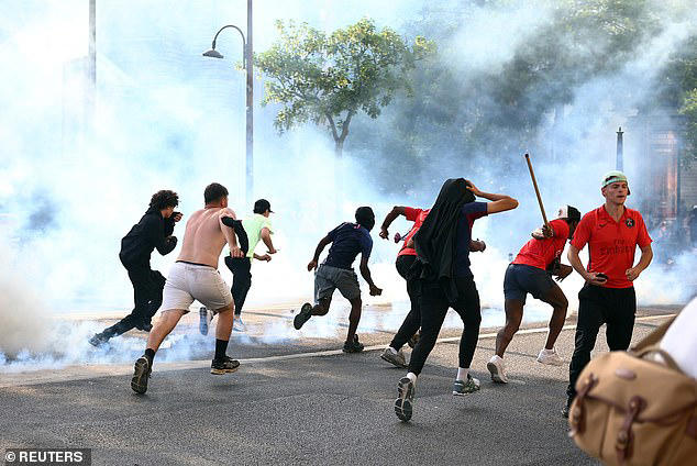 Riots break out in Paris within minutes of Champions League final ...