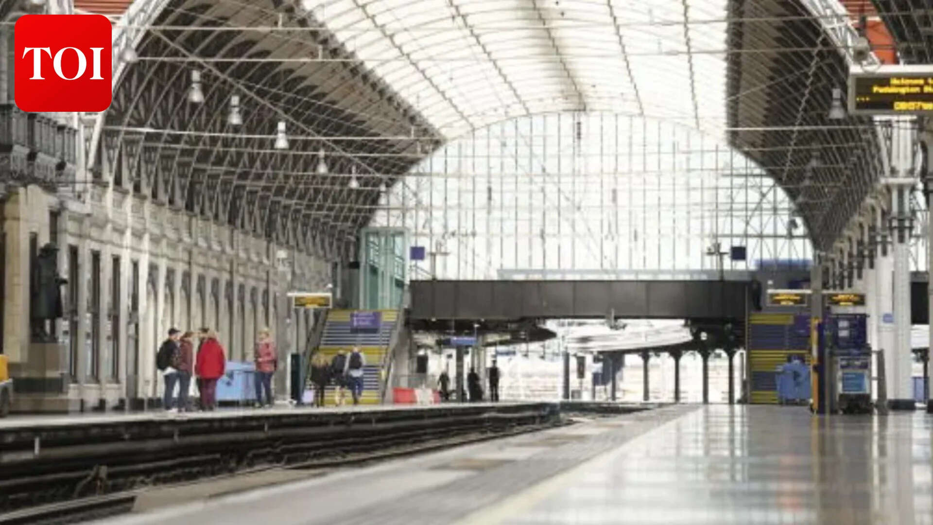 Heathrow travel chaos: UK’s busiest airport faces rail shutdown after ...