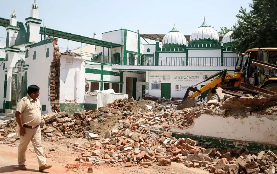 Faridabad razes mosque, temples amid internet blackout