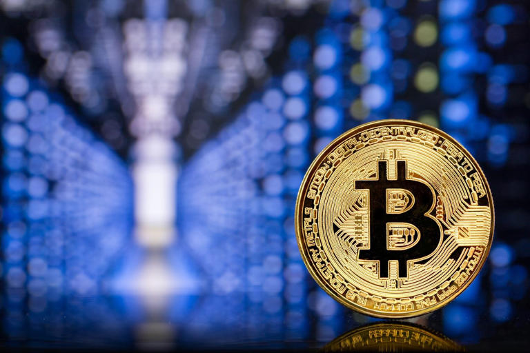 Bitcoin vs Ethereum vs Solana vs XRP: $1,000 in each for 2027