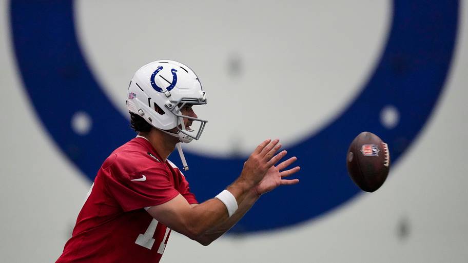 Colts putting faith in Daniel Jones may be franchise-altering mistake