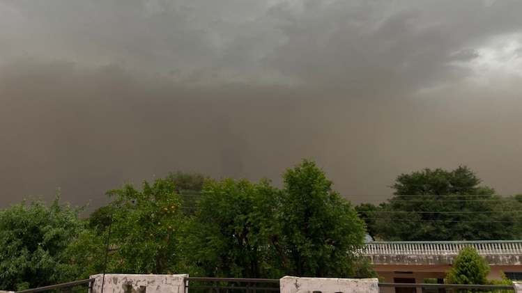 'Apocalyptic': Red dust storm plunges Rajasthan into night-like ...