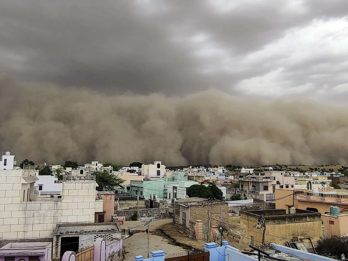 Watch: Massive dust storm engulfs Rajasthan, apocalyptic scenes go ...