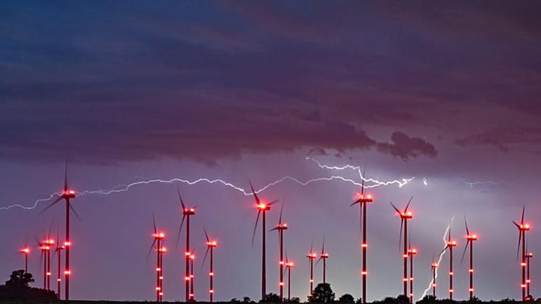 Mehr als 120 Einsätze: Gewitter, Blitzschläge und Evakuierungen in ...