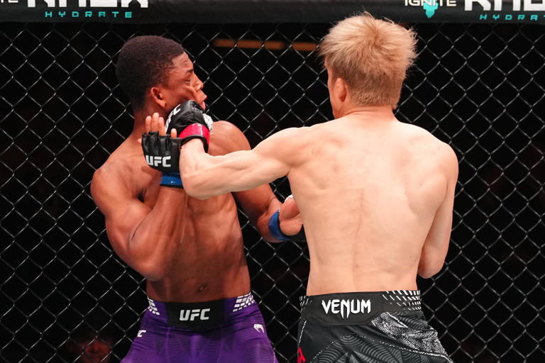 Highlights! Kai Asakura finally delivers Octagon goods with violent ...