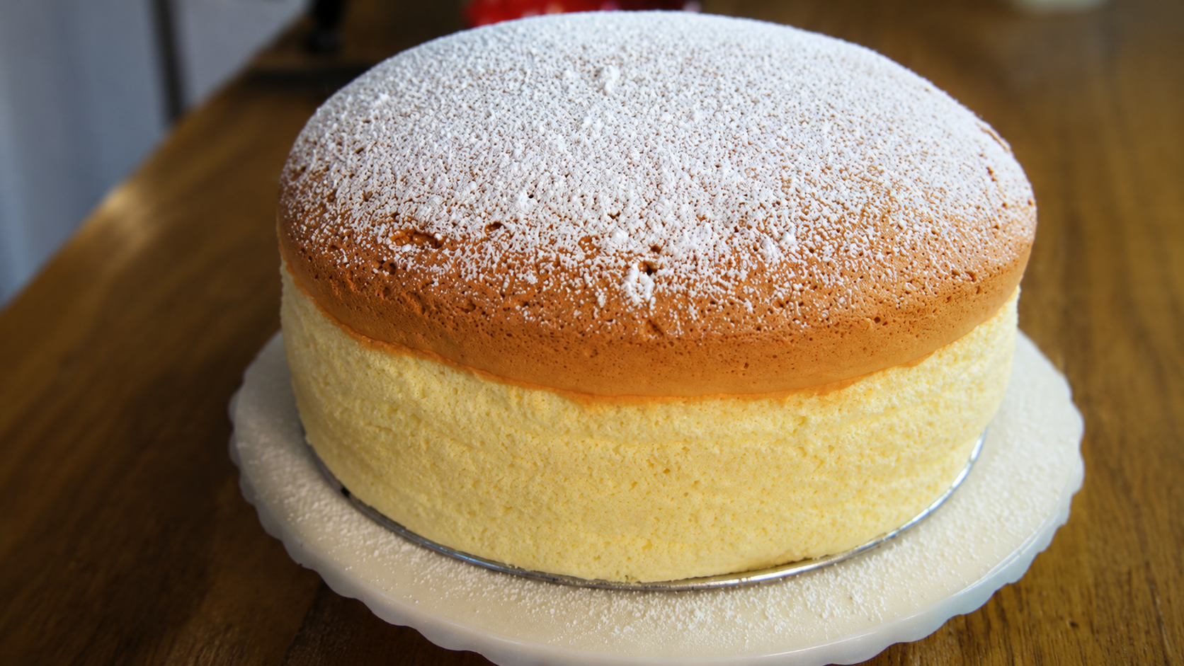 The cheesecake that wobbles like magic
