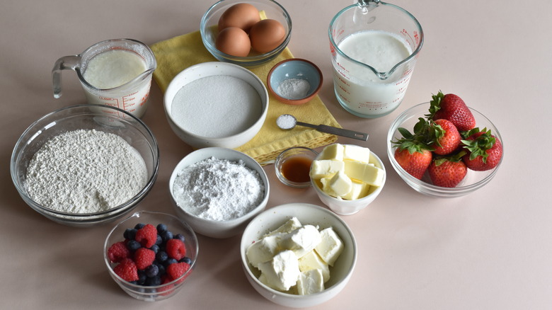 Light and airy Chantilly cake with berries recipe