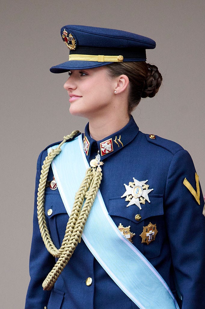 La princesa Leonor protagonista en Vigo mientras Letizia rescata su ...