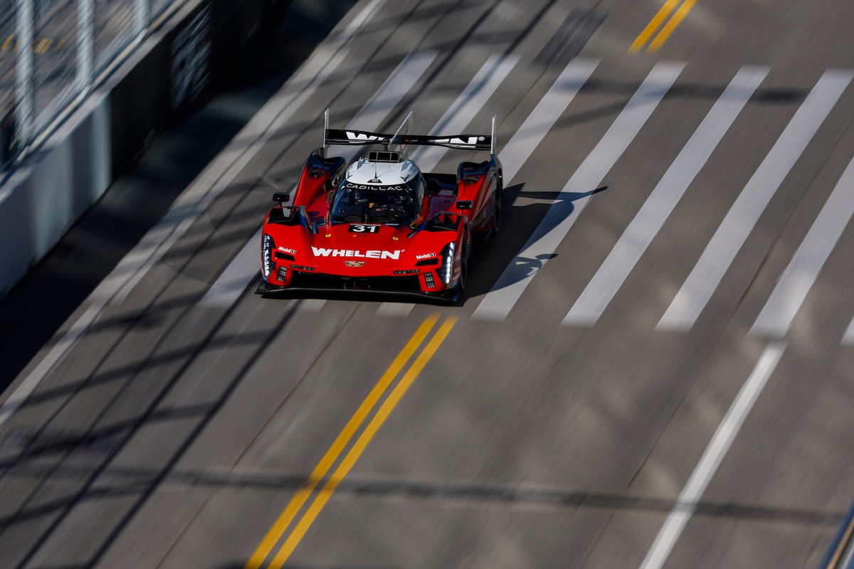 IMSA Detroit: Cadillac and Corvette sweep front rows