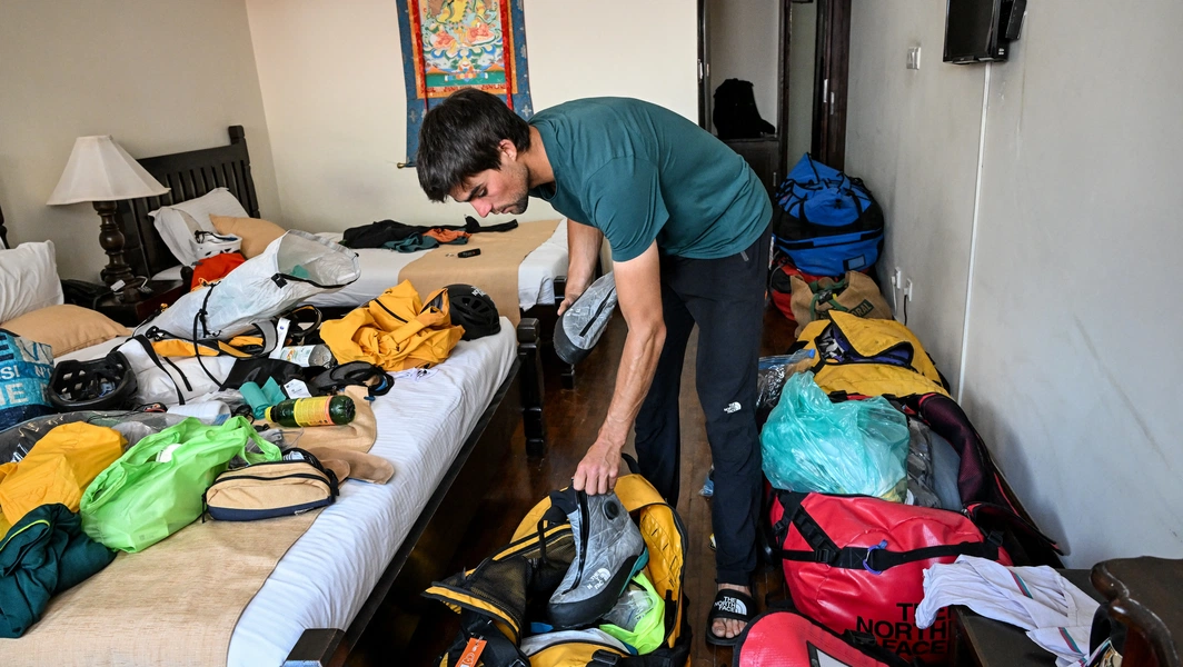 Experts release new Everest safety guidance for 2026 climbs