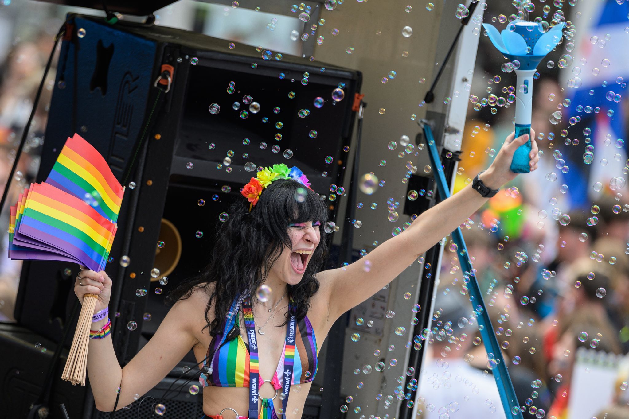 Friedlich und fröhlich - 3.700 Menschen beim Wiesbadener CSD