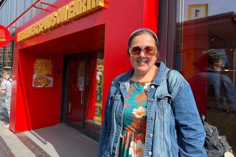 Queues spotted in Queen Square as shop vows to celebrate properly