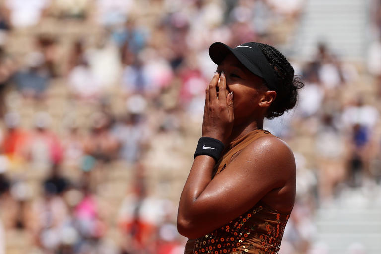 Naomi Osaka dazzles into French Open round of 16 for first time in ...