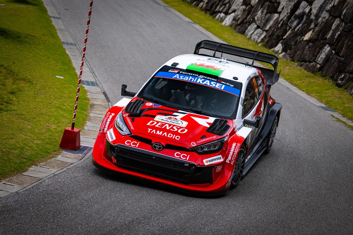 WRC Rally Japan: Evans leads Ogier after Solberg’s dramatic exit
