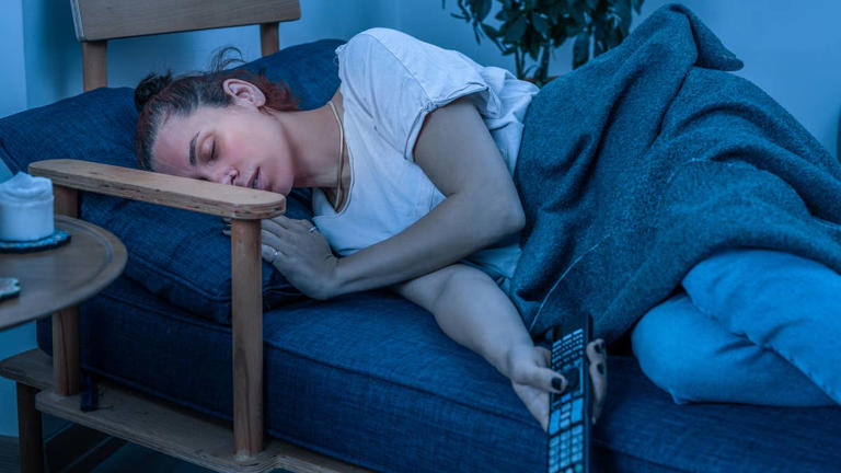 7 key traits of people who rely on TV to fall asleep, according to a ...