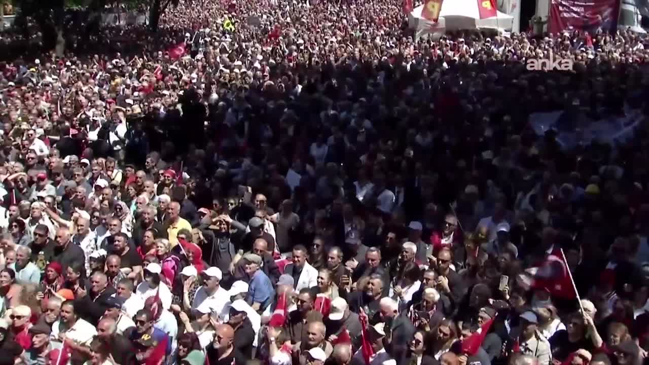 Mansur Yavaş'ın zor anları! Atılan slogan nedeniyle konuşamadı