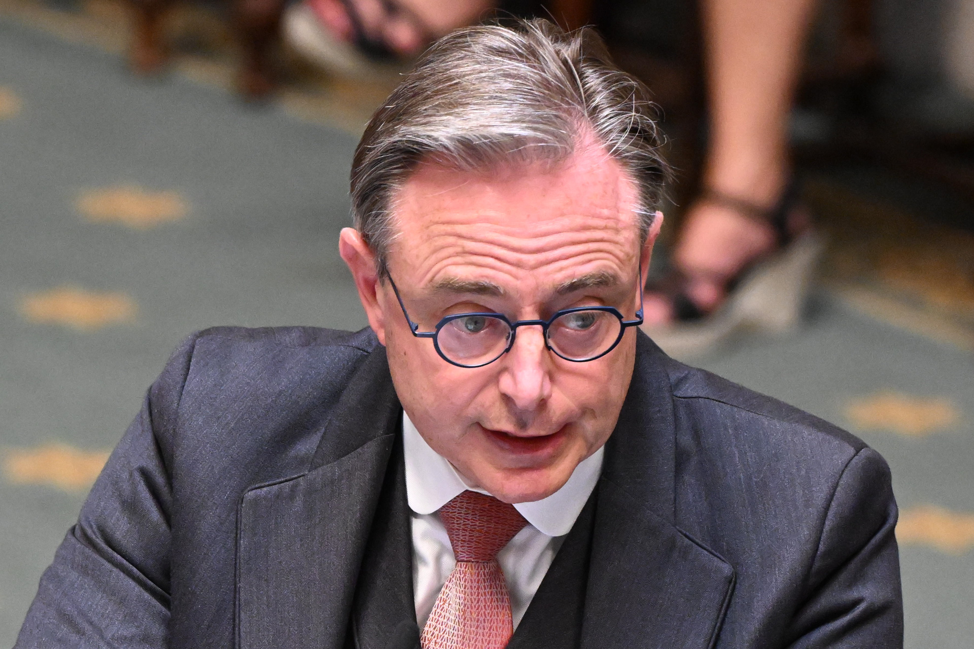 Plots is Bart De Wever zijn plaats in De Kamer kwijt