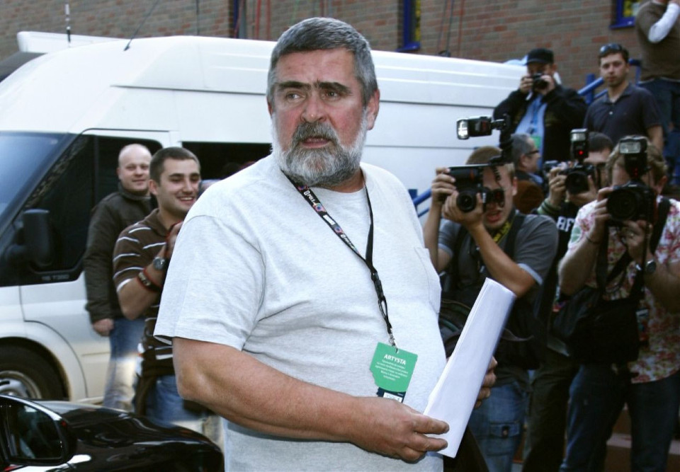 Tak dziś wygląda syn Janusza Rewińskiego. Aleksander jest śpiewakiem ...