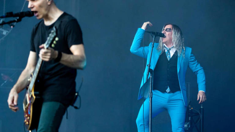 '90s supergroup A Perfect Circle makes exclusive announcement on first ...