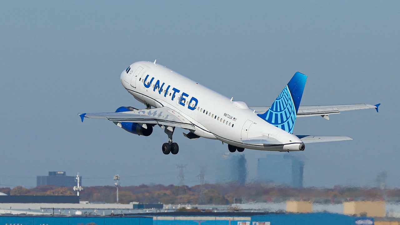 United flight diverted to Madison, Wisconsin due to 'unruly' passenger