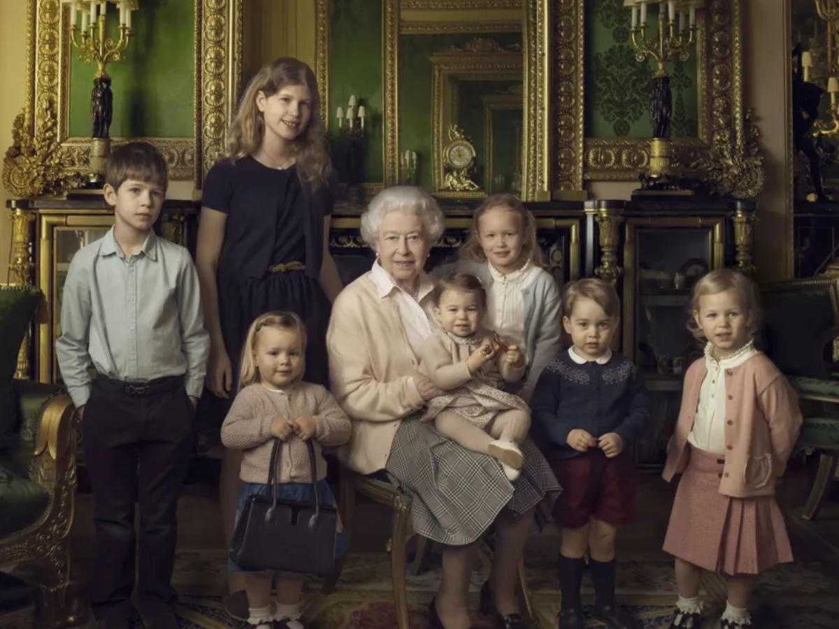 The Queen’s 90th birthday portrait with the youngest royals became a ...