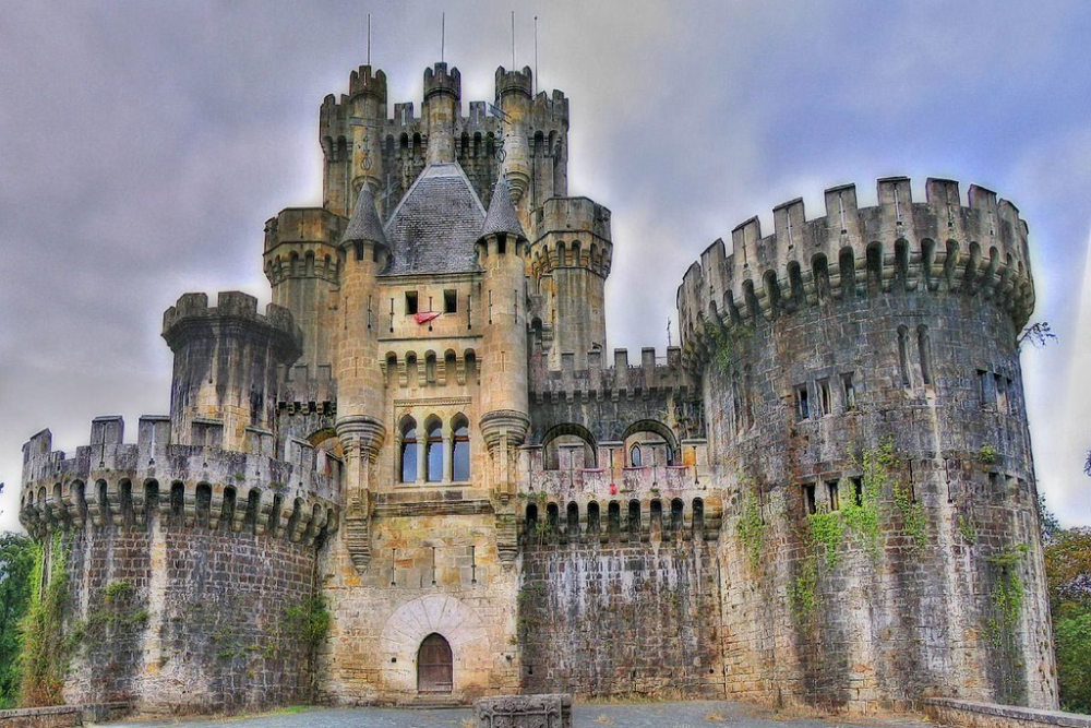 15 castles with haunting backstories