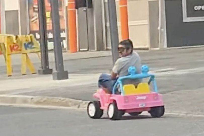 Bloke arrested for 'drink-driving' bright pink child's Barbie Jeep down ...