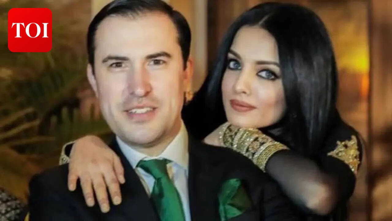 Celina Jaitly served legal notices by estranged husband Peter Haag and ...
