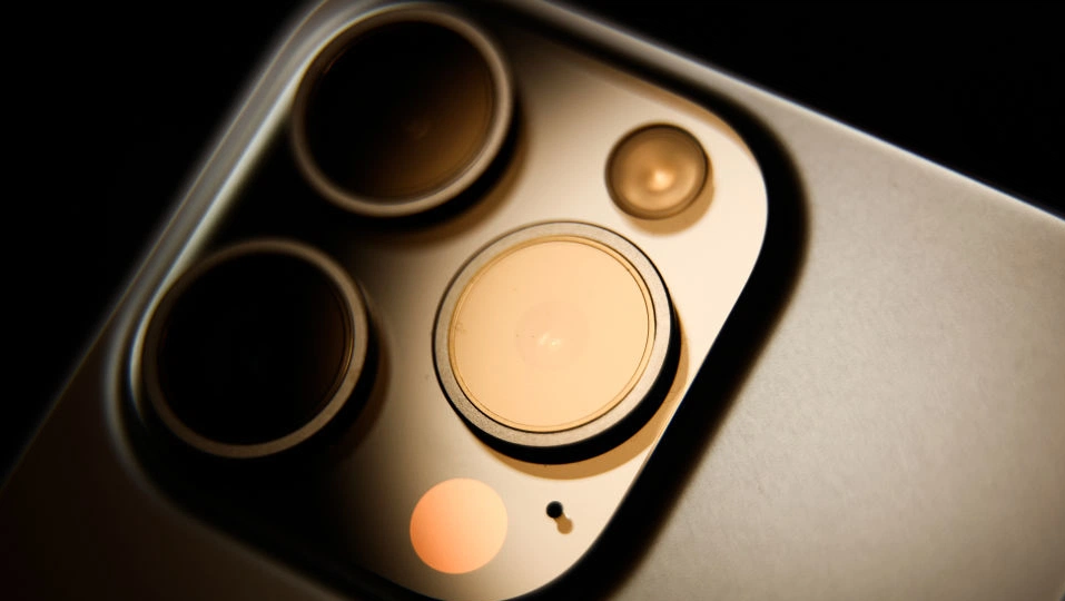 Apple may absorb higher cost of iPhone 18 Pro camera