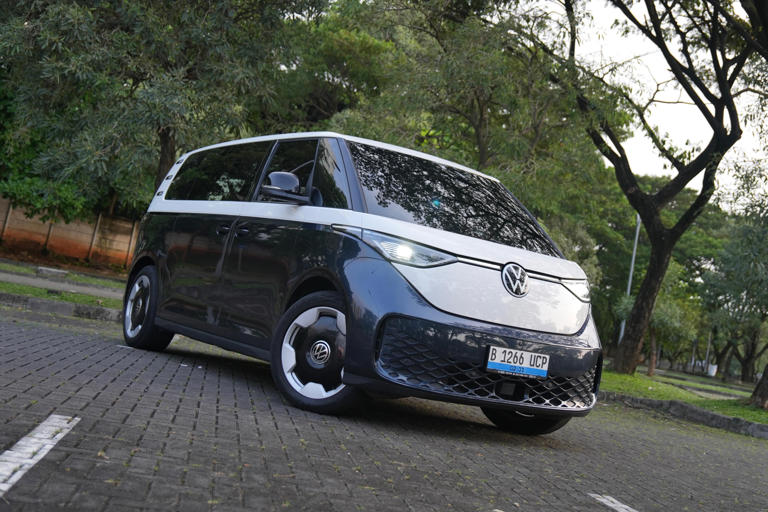 Bukan sembarang kaca, ini kecanggihan panoramic glass roof VW ID. Buzz