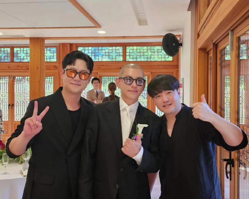 NRG 문성훈, 뒤늦은 결혼식…천명훈·노유민 뭉쳤다