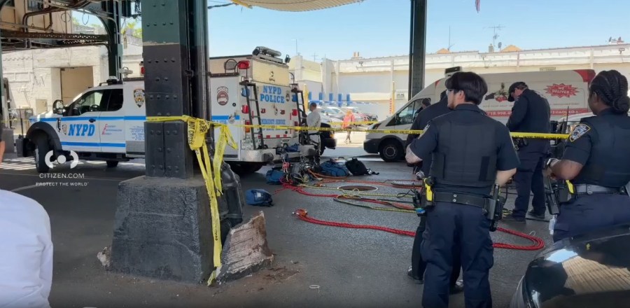 Over a dozen people emerge from manholes in Brooklyn: NYPD