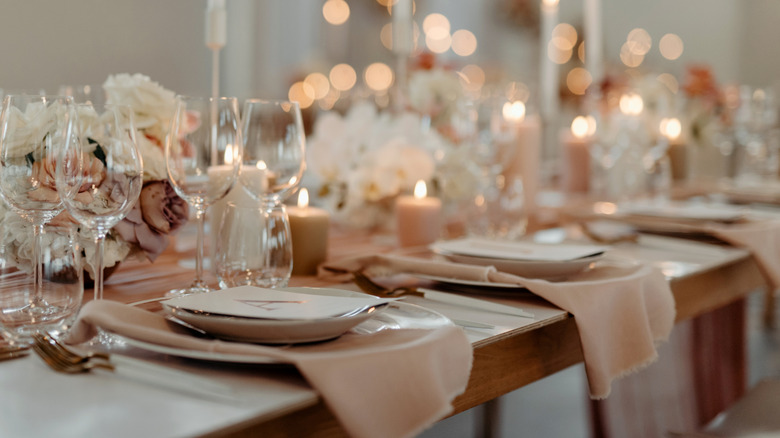 How to mix and match plateware for the most unique dining set