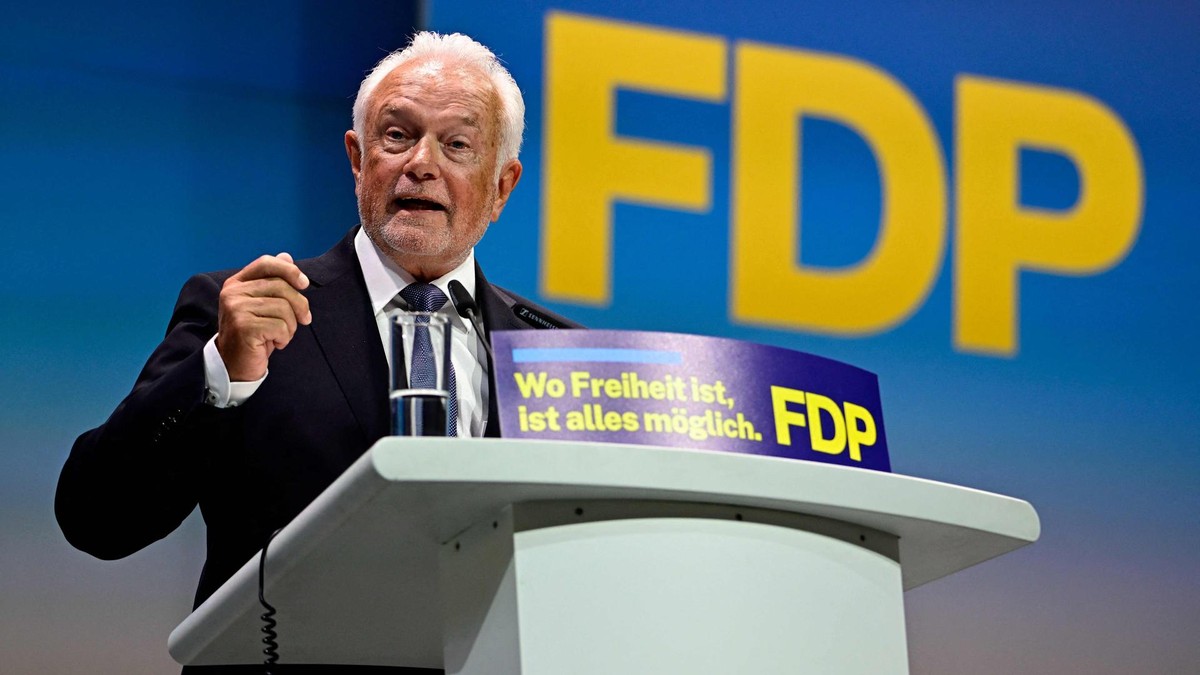 Nordost-AfD beschließt Wahlprogramm mit harter Migrationslinie