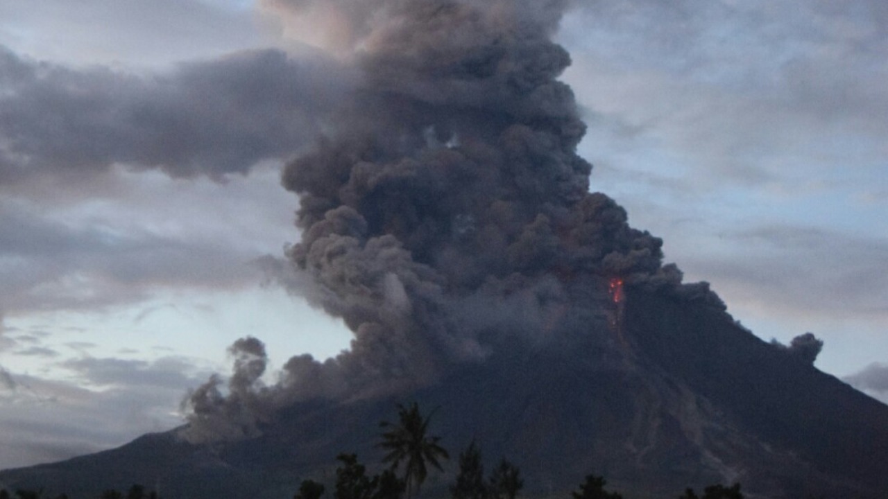 Mayon has now erupted for 133 straight days — the longest run in the ...
